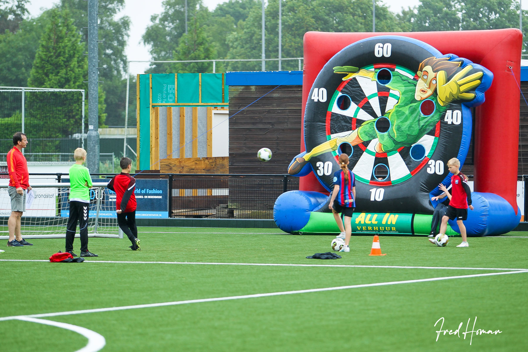 Wie komt helpen bij onze donateursactie in september? - SC Spirit '30